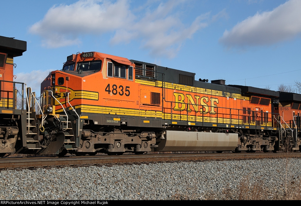 BNSF 4835